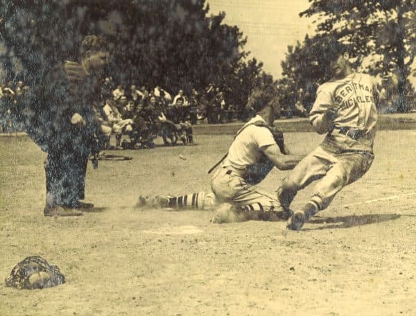 old-umpire-bertman | Bertman Original Ball Park Mustard